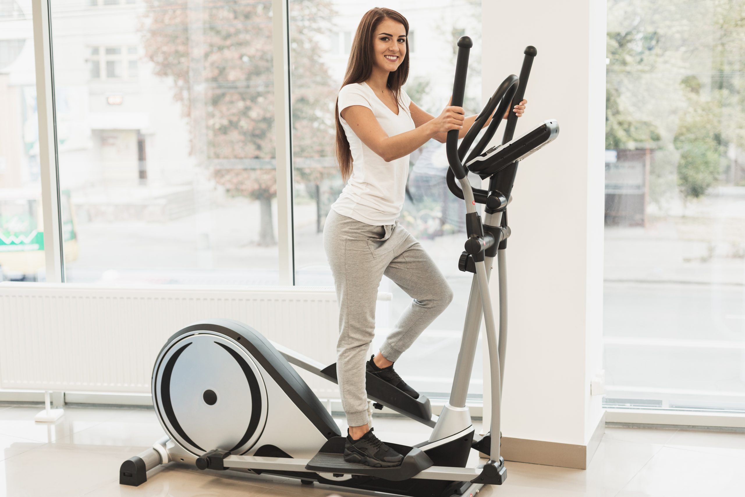 The Health Benefits of Using a Cross Trainer for Cardio Workouts - Chin Woo