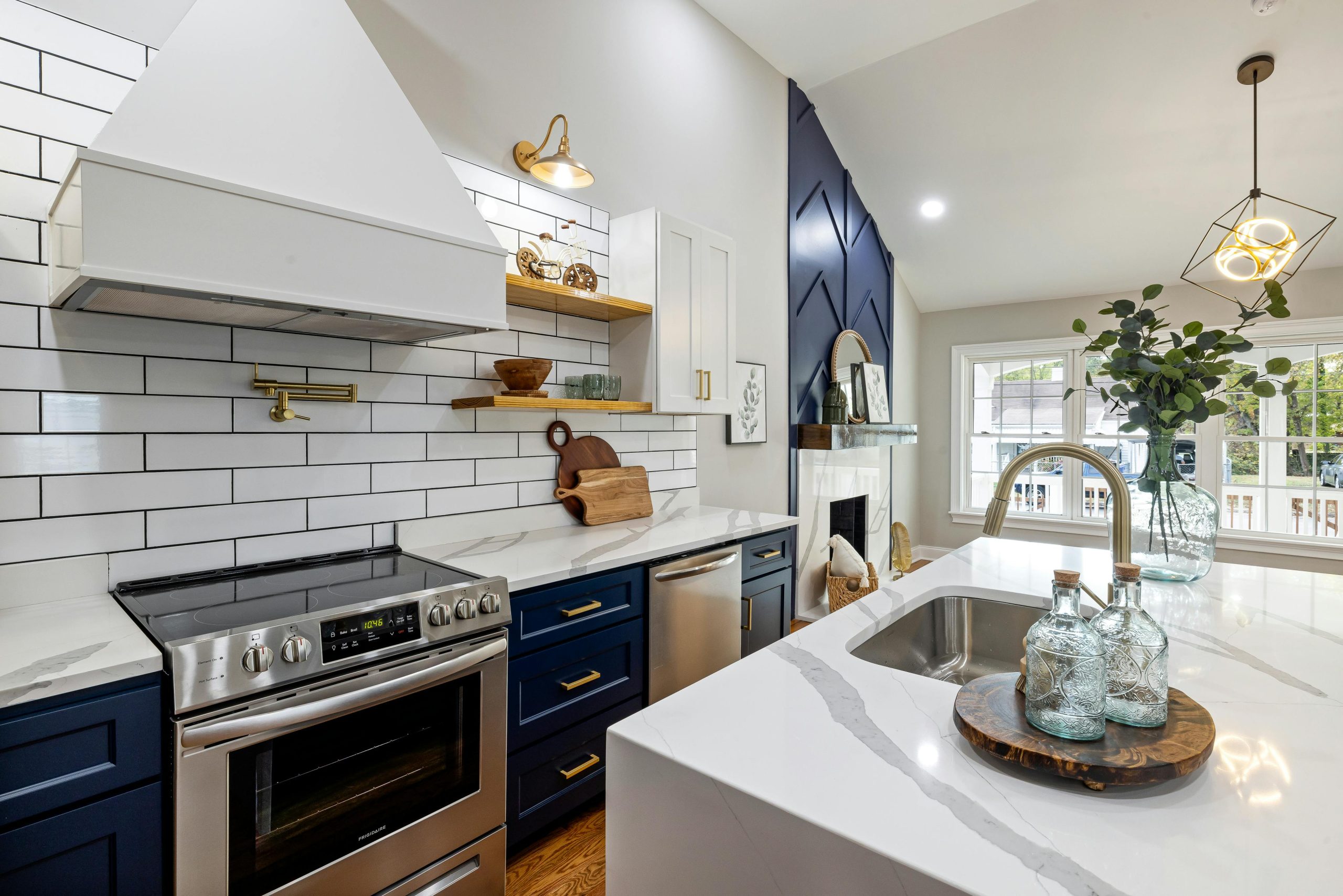 Custom vs. Pre-Designed Kitchens: How a Design Consultant Can Help You ...